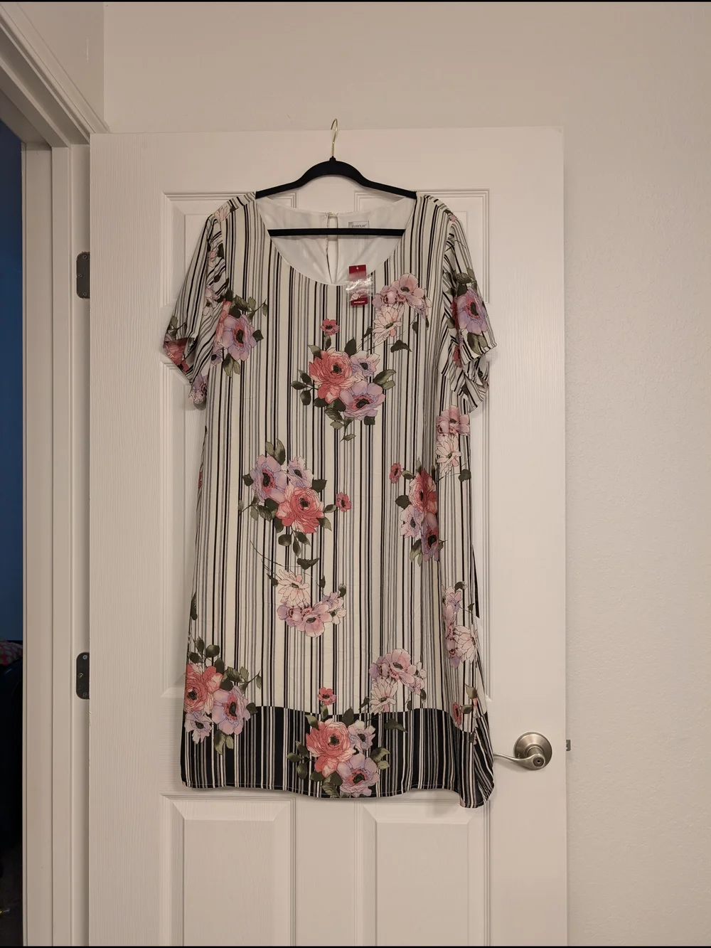 Avenue | Dresses | Avenue Cream Striped Floral Shift Dress With Pink ...